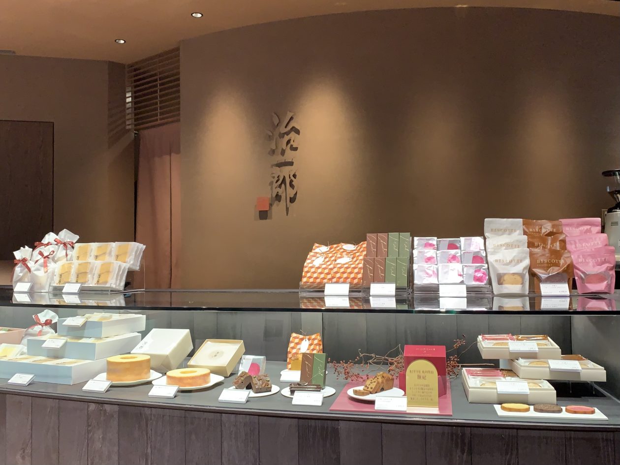 お酒とスイーツのペアリングで大人の贅沢時間を満喫！「治一郎 KITTE 丸の内店」 | フード | クロワッサン オンライン